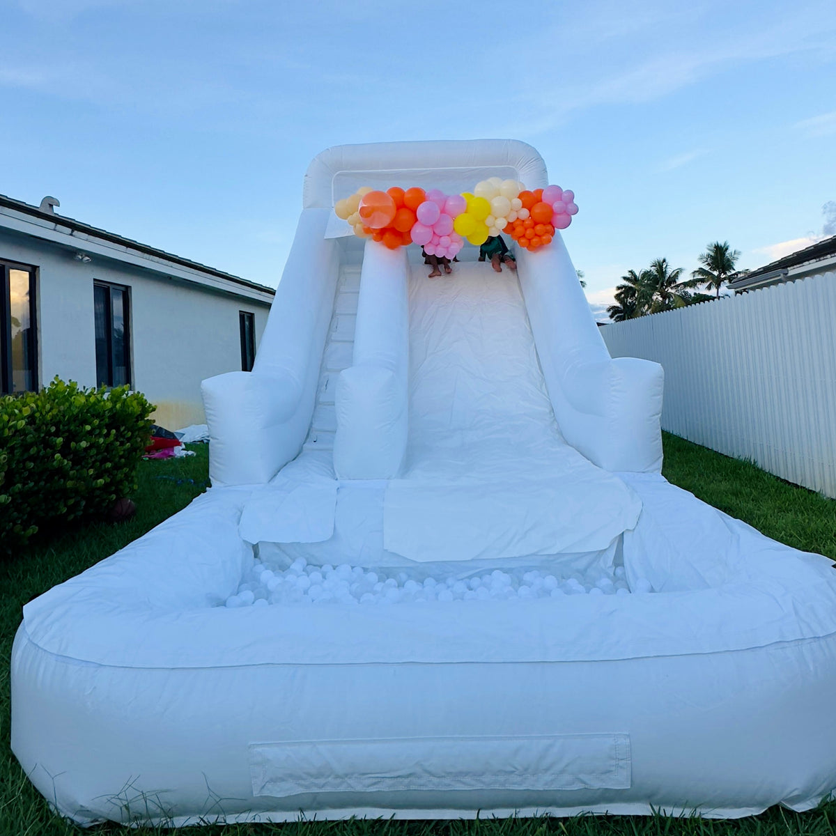 BOUNCE WATER OR BALL PIT SLIDE – Verona Atelier